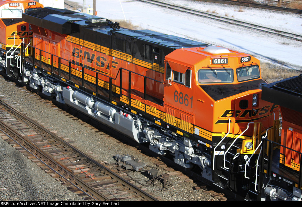 BNSF 6861